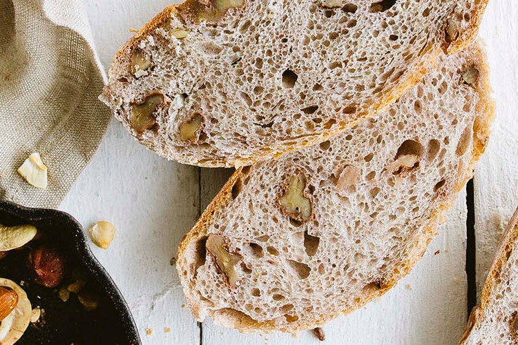 Bio Notenbrood: brood van de maand oktober | Blog | De Trog